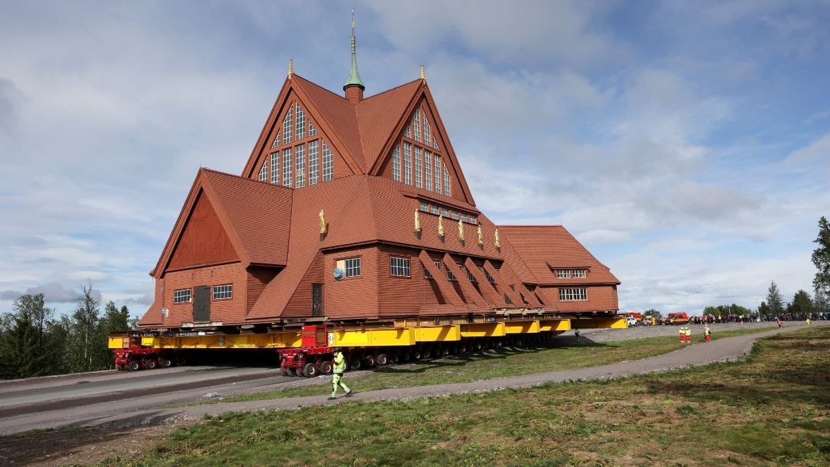 Kiruna, en Suecia, traslada su iglesia histórica para evitar colapso minero (Video)